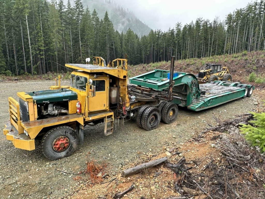 Logging Trucks Archives - Forestech Equipment Ltd.