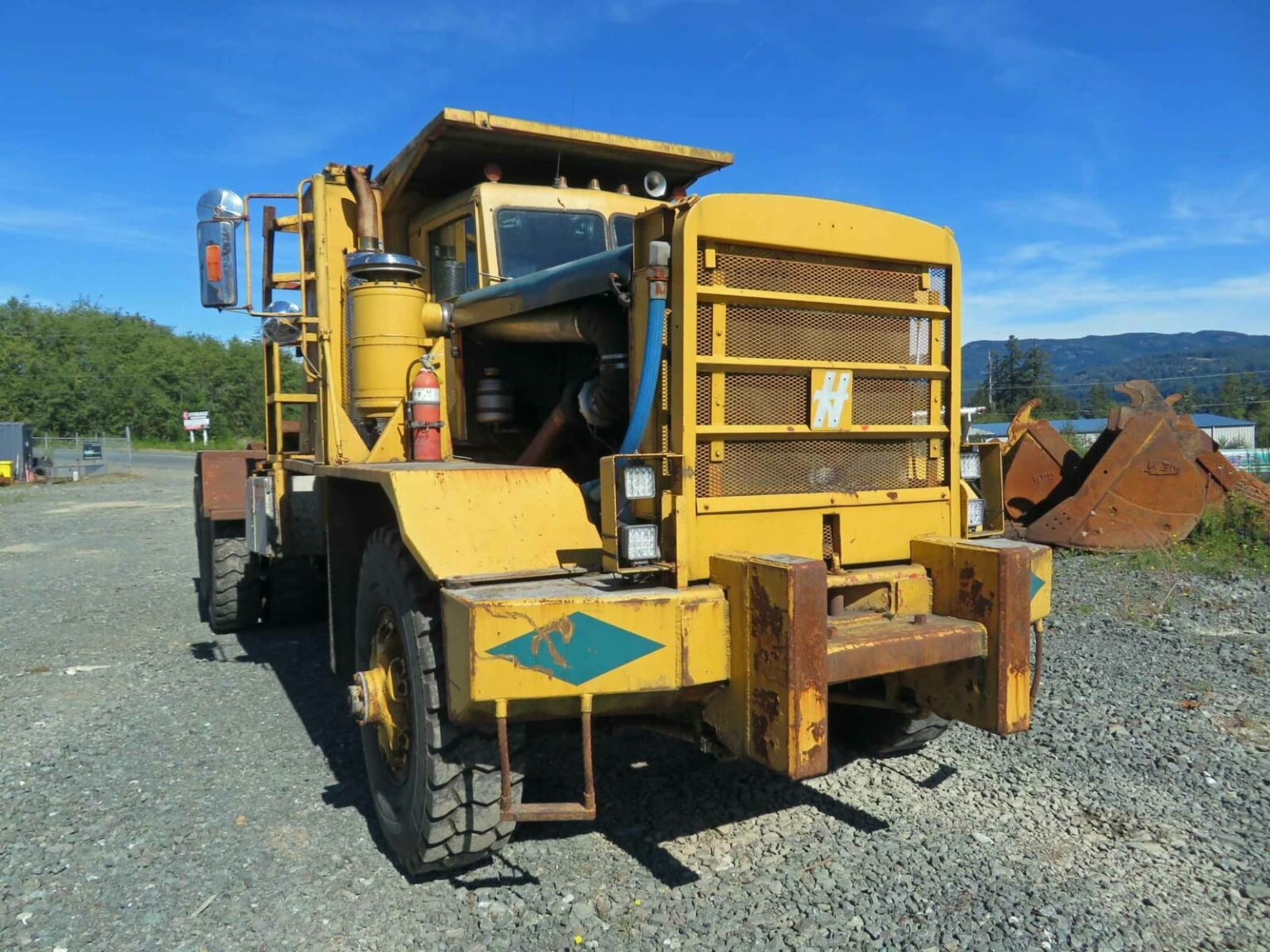 Hayes HDX Pre Load Off Highway Truck Tractor - Forestech Equipment Ltd.