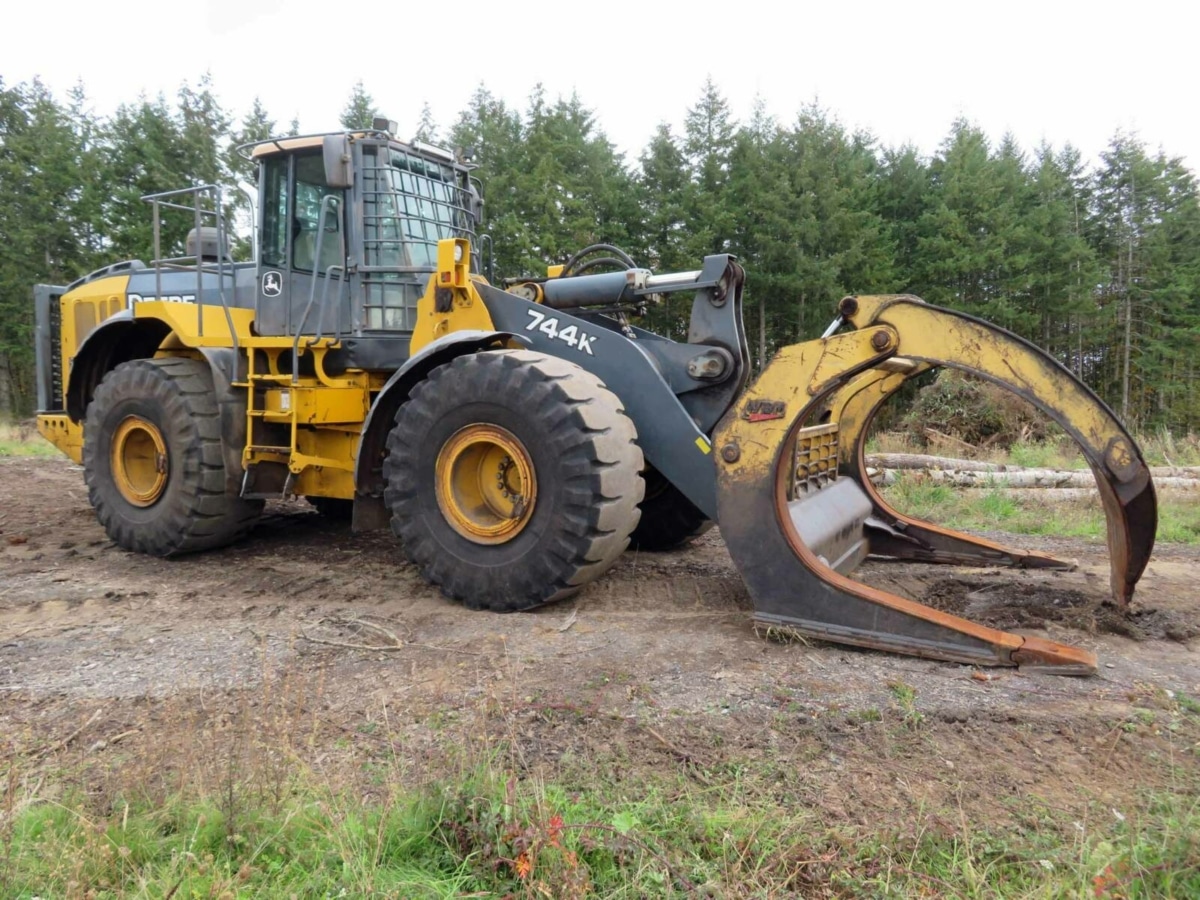 2014 John Deere 744K Wheel Loader - Forestech Equipment Ltd.