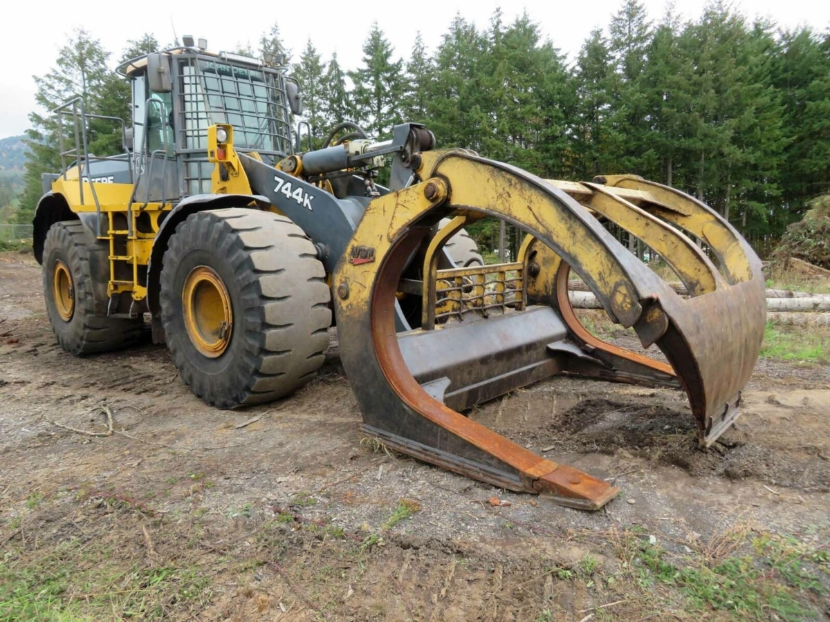 2014 John Deere 744K Wheel Loader - Forestech Equipment Ltd.