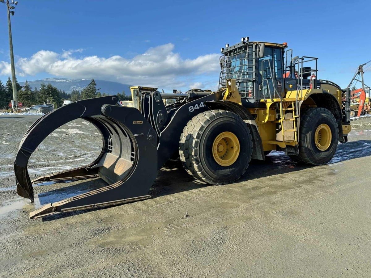 2019 John Deere 844K-III Wheel Loader - Forestech Equipment Ltd.