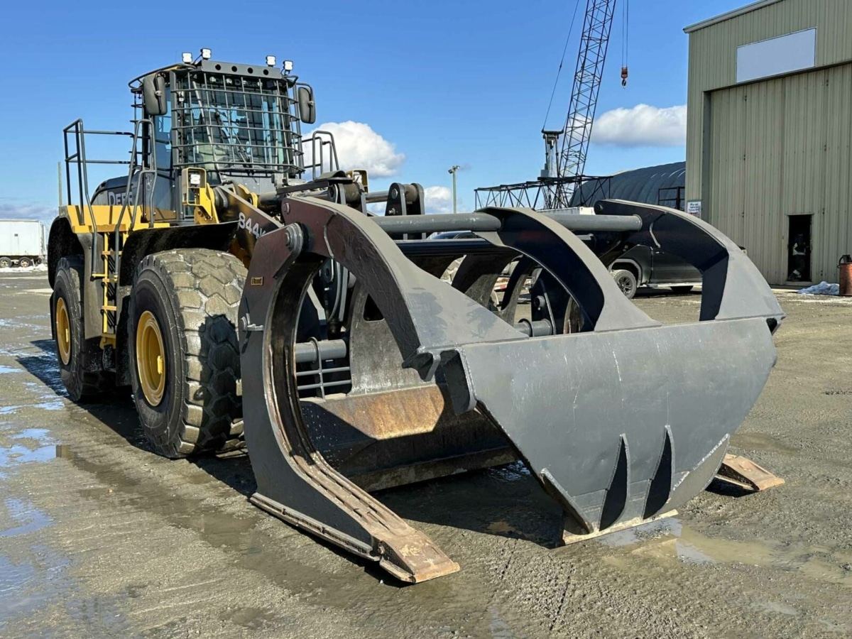 2019 John Deere 844K-III Wheel Loader - Forestech Equipment Ltd.