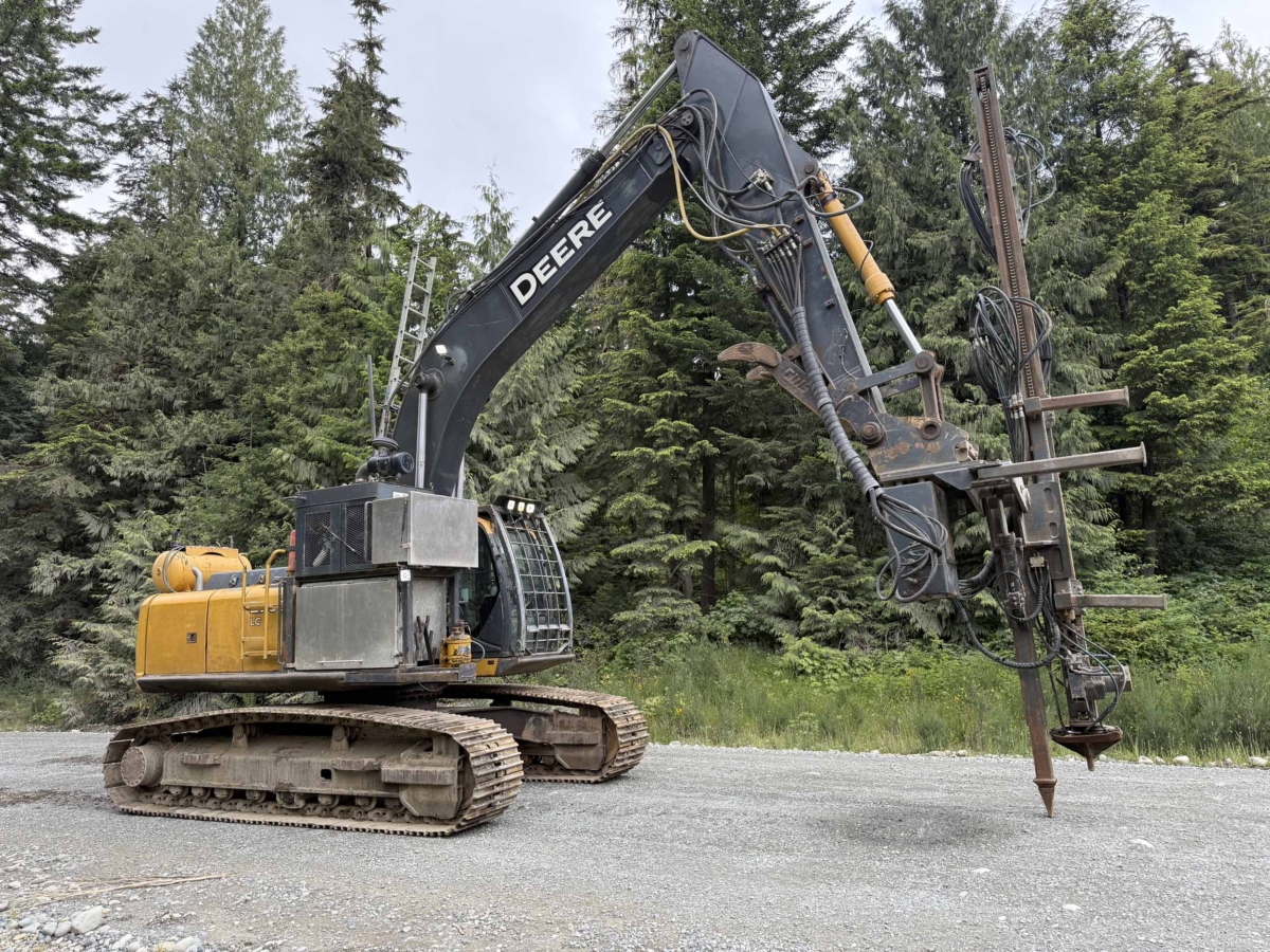 2006 John Deere 270DLC Hydraulic Excavator Drill - Forestech Equipment Ltd.