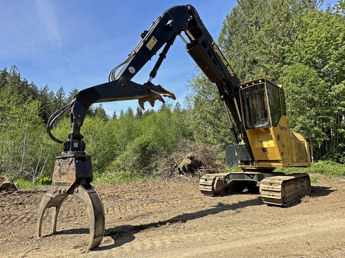2018 Tigercat 890 Heel Boom Log Loader - Forestech Equipment Ltd.