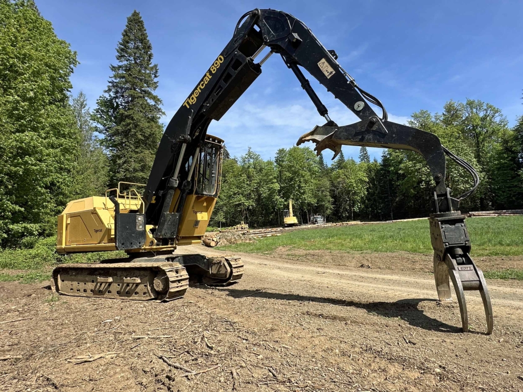 2018 Tigercat 890 Heel Boom Log Loader - Forestech Equipment Ltd.