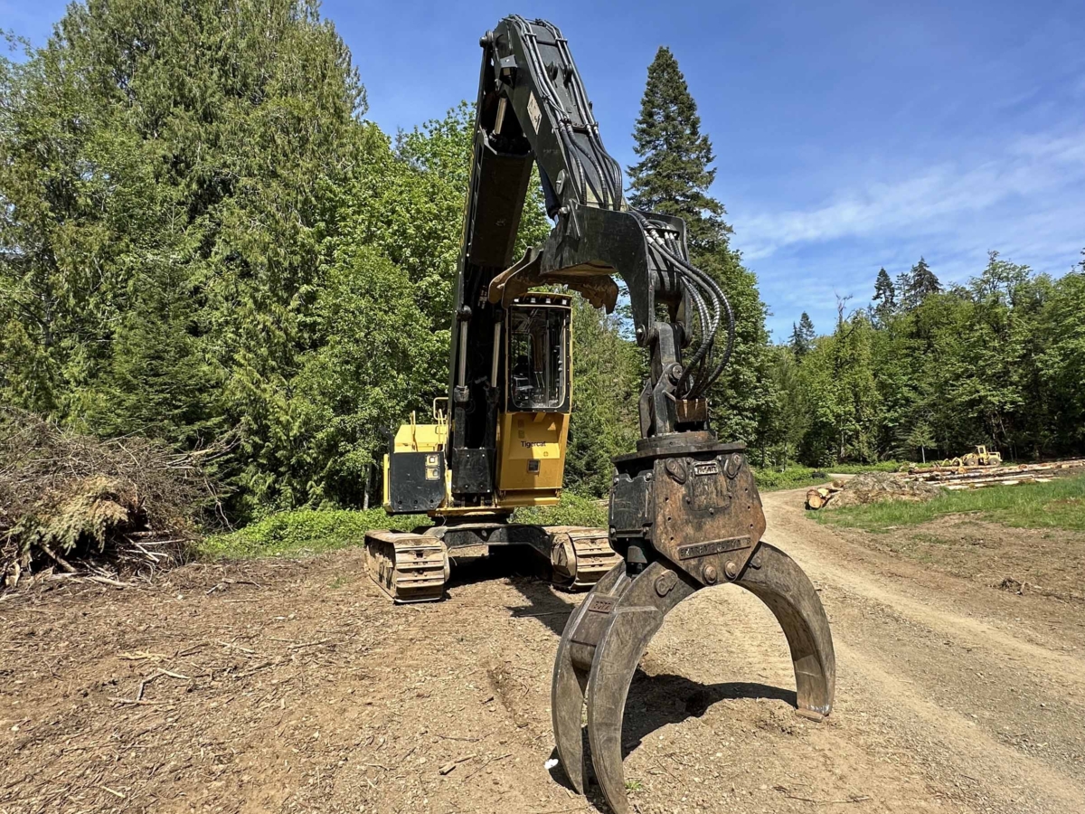2018 Tigercat 890 Heel Boom Log Loader - Forestech Equipment Ltd.